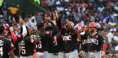 Dos jonrones de Pimentel, uno por los 411, dan victoria sobre Licey
