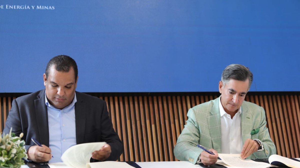 CNE y Tropigas firman contrato para producir energía