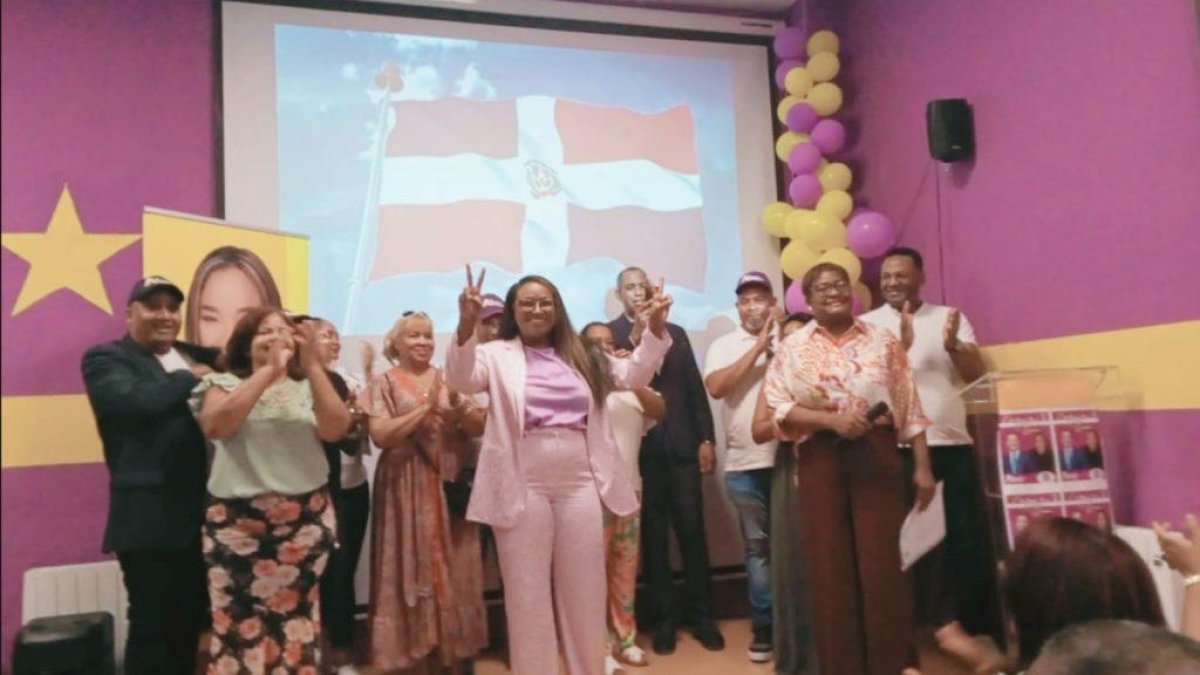 Ana Vidal presenta precandidatura a diputada por Europa