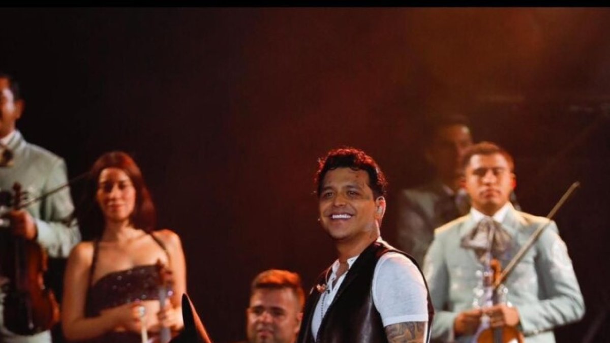 Christian Nodal encanta al público dominicano con su concierto «Pal Cora»