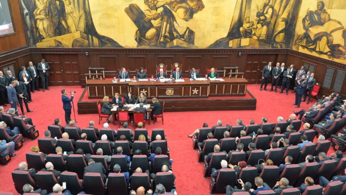 Aceleran debates de Asamblea Revisora