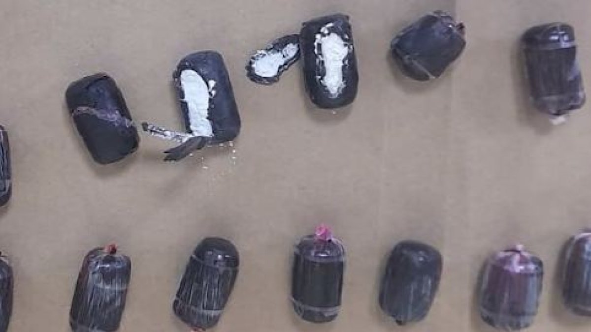 Hombre es arrestado con 17 bolsitas de cocaína en estómago y ropa interior