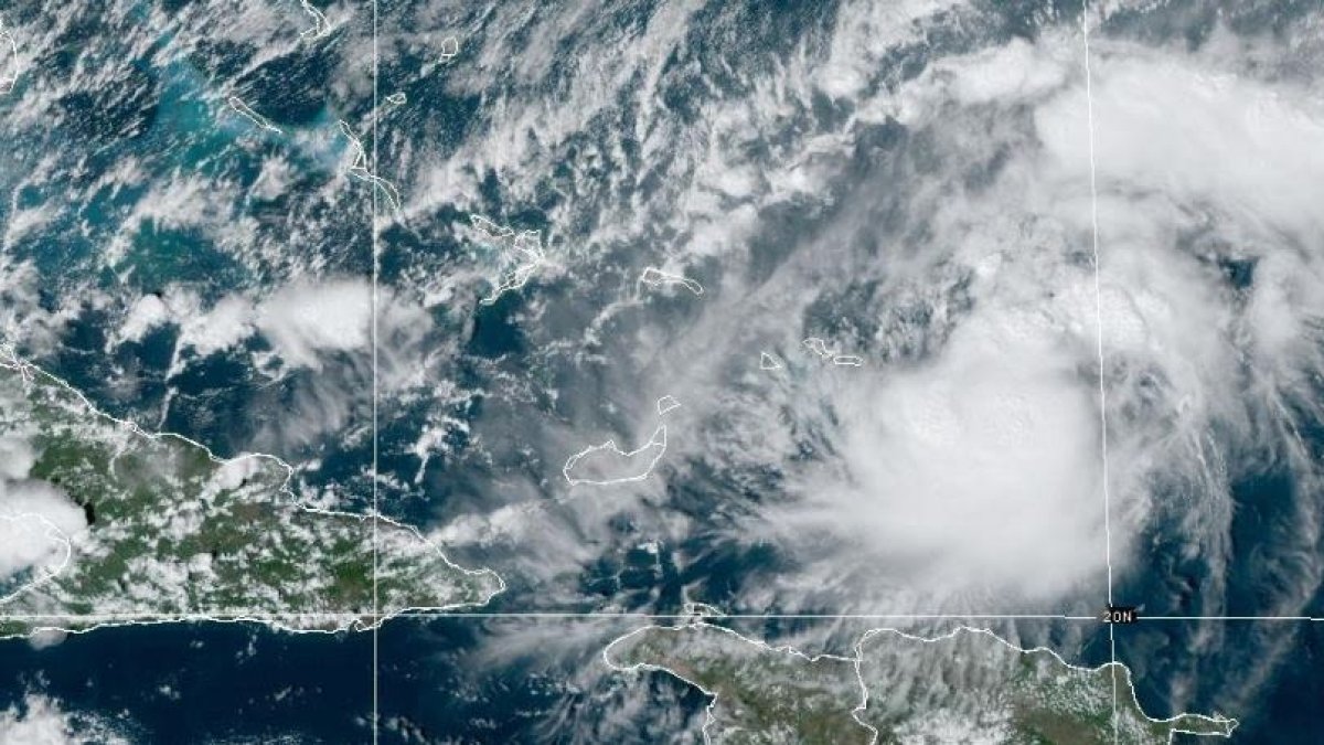 Tormenta tropical Oscar se convierte en huracán