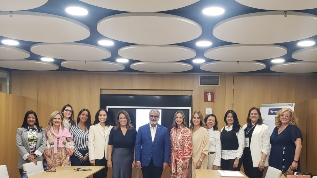 Cónsul dominicano en Madrid, apoya a mujeres sector empresarial