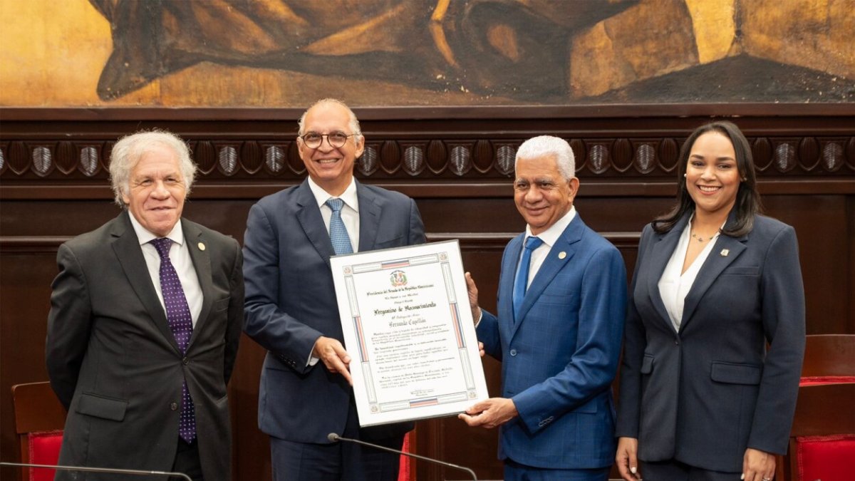 Senado reconoce a Fernando Capellán por sus aportes al desarrollo económico
