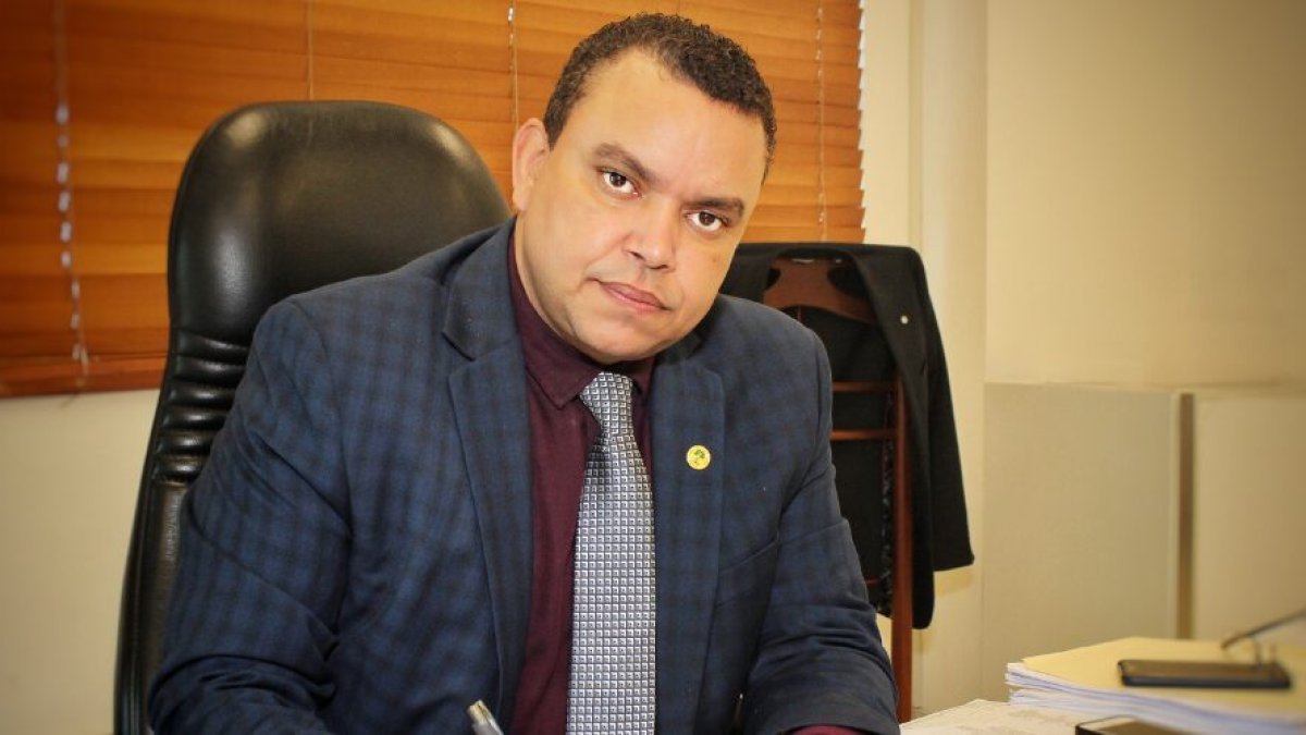 Luis Abinader designa a Julio César Landrón como nuevo director del SNS