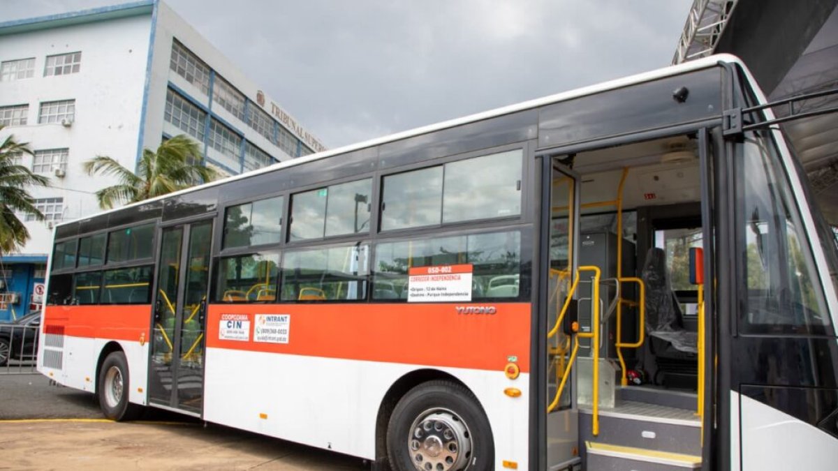 Alertan desvío irregular de autobuses corredor de la avenida Independencia