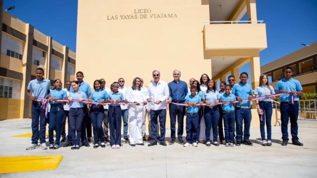 Abinader inaugura Liceo Las Yayas de Viajama en Azua, con capacidad ...