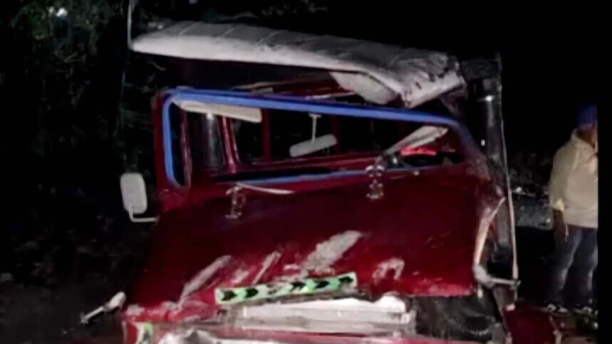 Tragedia en Baní: Padre e hija mueren tras volcarse vehículo en Loma El ...