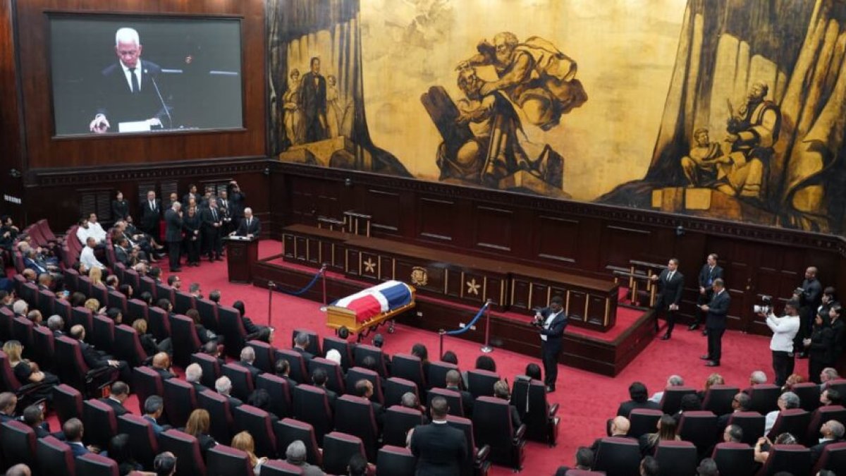 Tributos a Ramón Alburquerque en el Congreso y la LMD