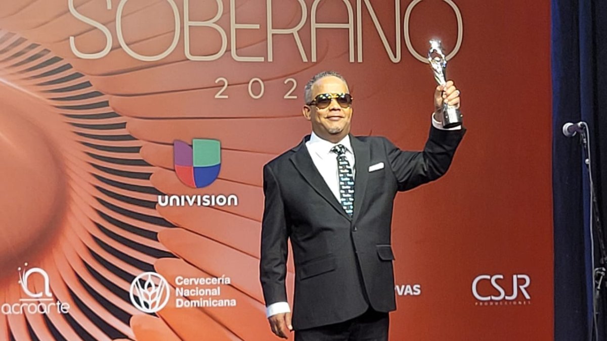 Héctor Acosta se lleva dos estatuillas en los Soberano 2026 ¡Entérate!