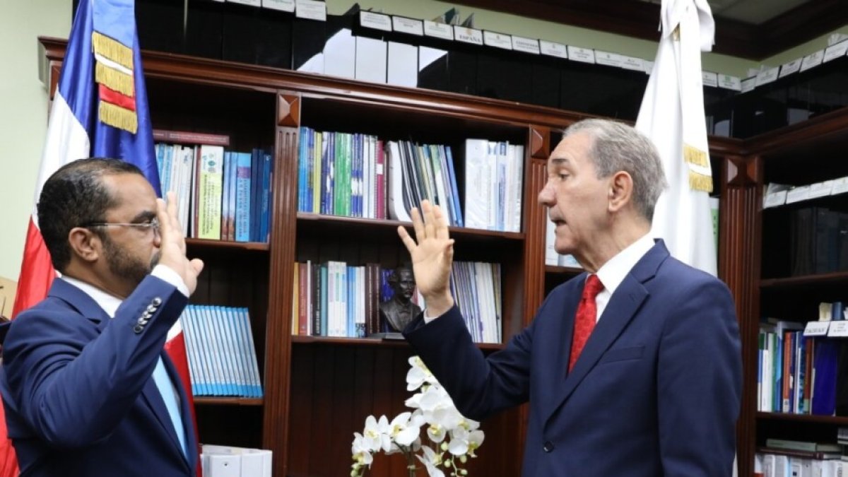 García Fermín juramentan a Jimmy Rosario como nuevo rector del Itla