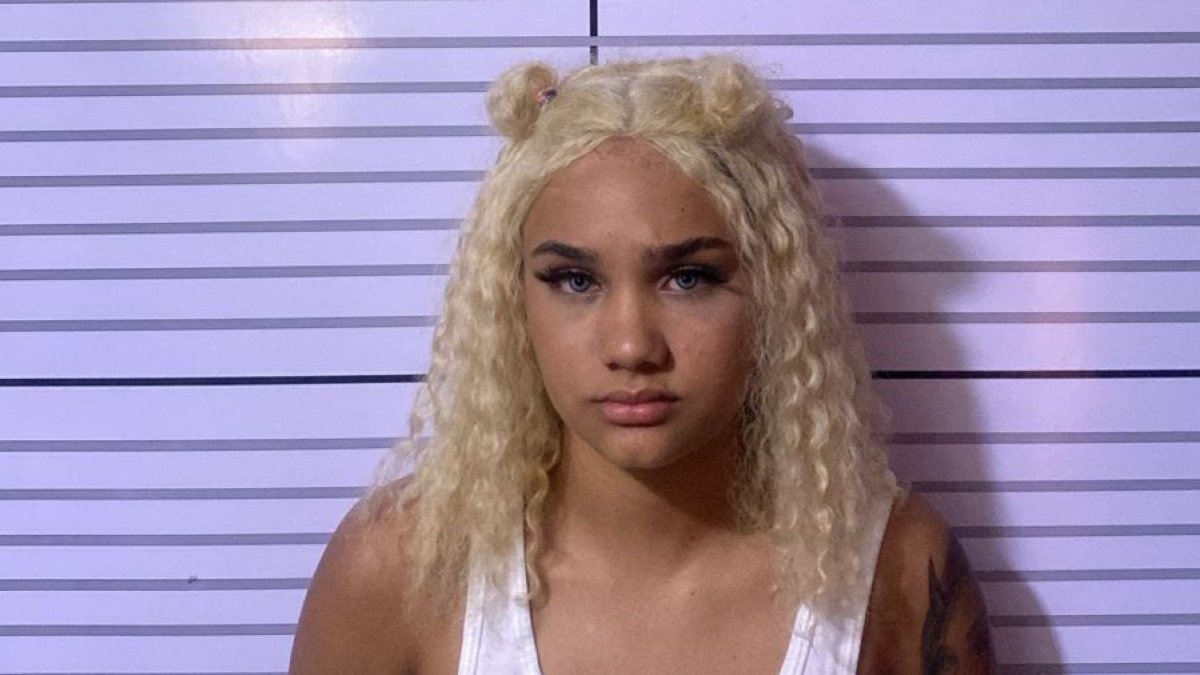 ¡Otra vez! La urbana “Masha” es detenida con otros dos jóvenes y armas ...