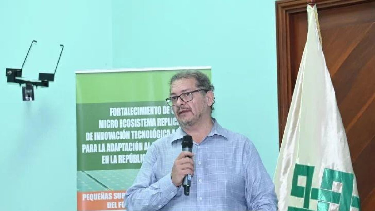 IDDI e INTEC presentan prototipo desalinizador termo-solar