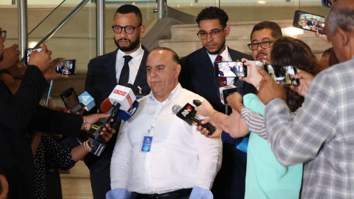 Micky López se desliga amenazas a fiscal de La Vega