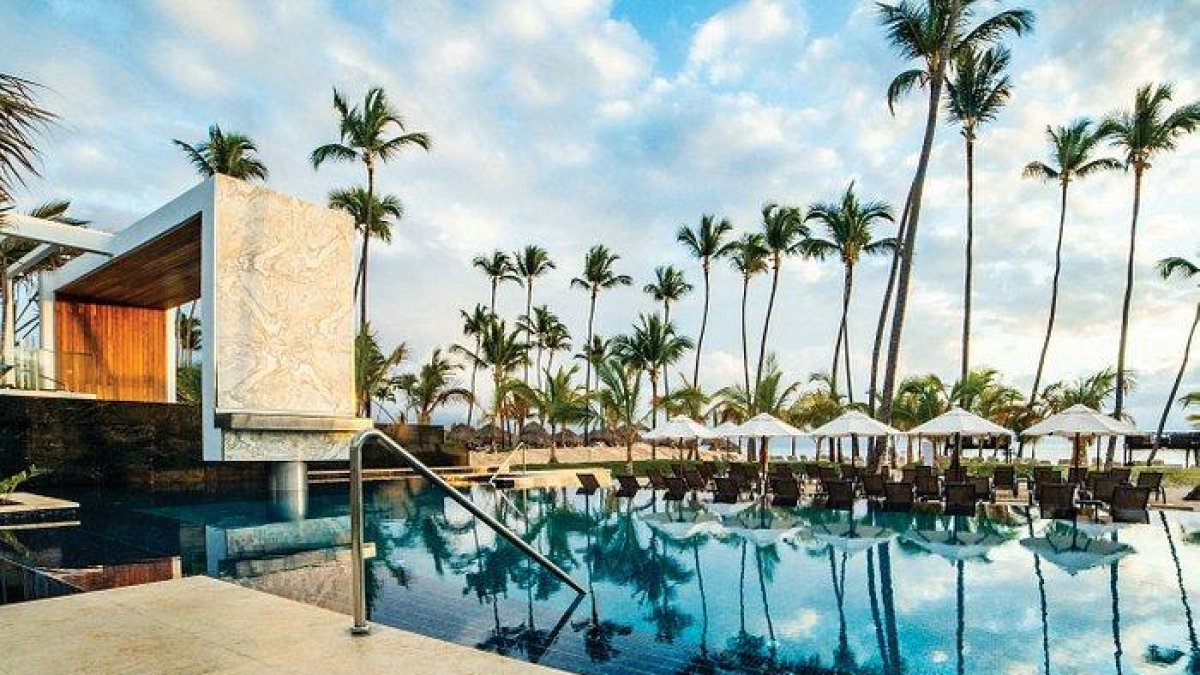 Acusan de robo a 2 empleados de hotel