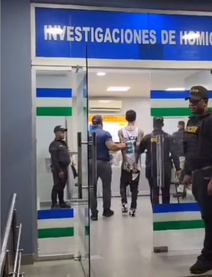 Policía apresa al artista urbano Dilon Baby