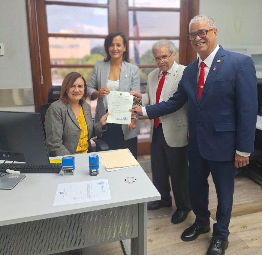 CMD presenta proyecto busca despenalizar actos médicos donde no exista ...