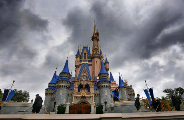 Disney World reabre sus parques temáticos de Florida, tras el paso de ...