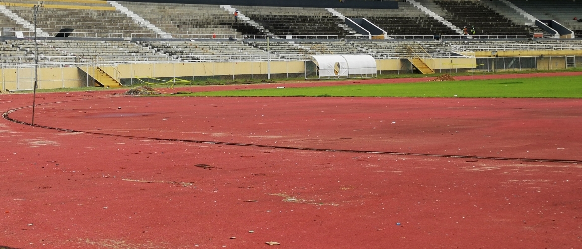 La construcción de las pistas de atletismo no tiene dolientes