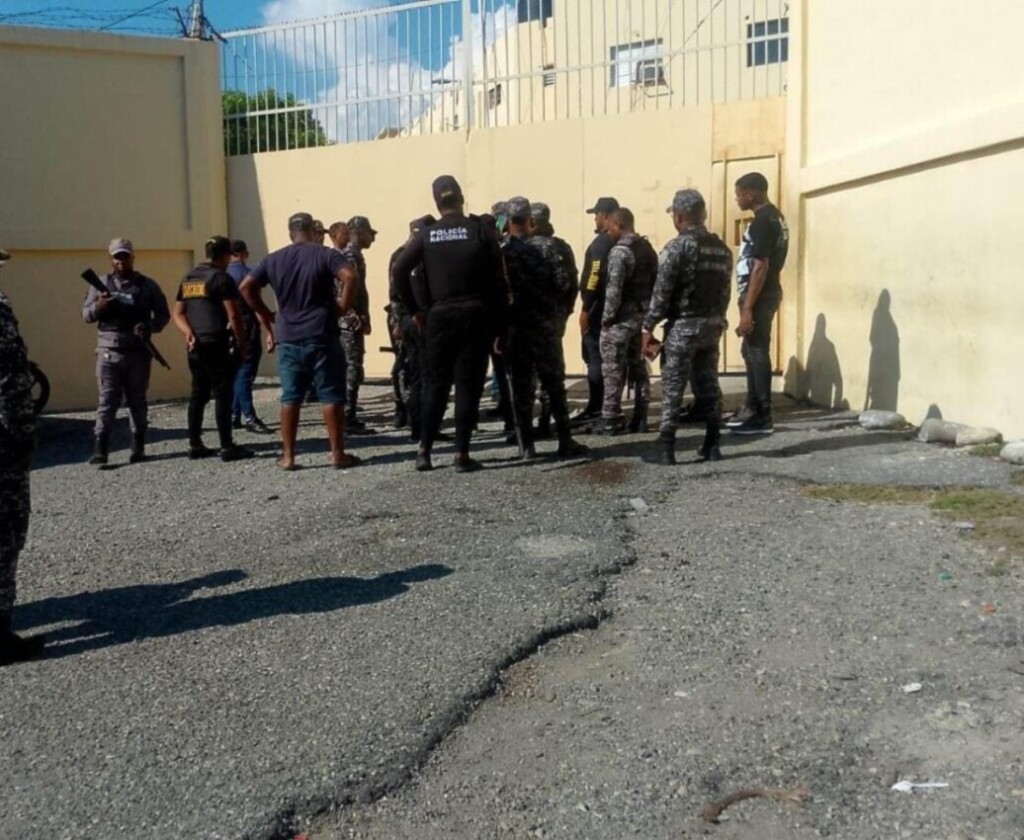 Investigan nexos de coronel y reo muerto en cárcel 15 de Azua