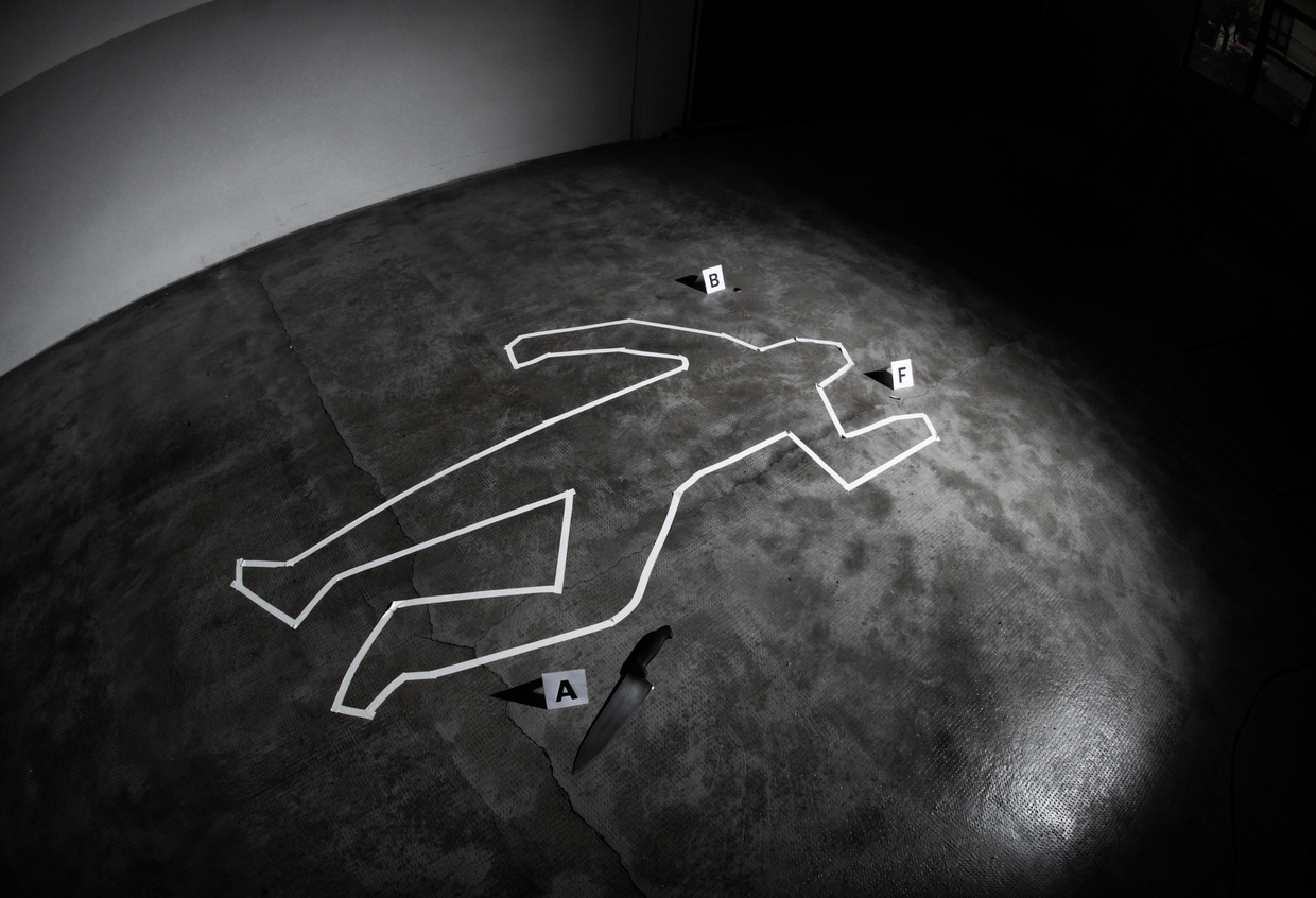 Tragedia en Baní: Encuentran a pareja sin vida con heridas mortales
