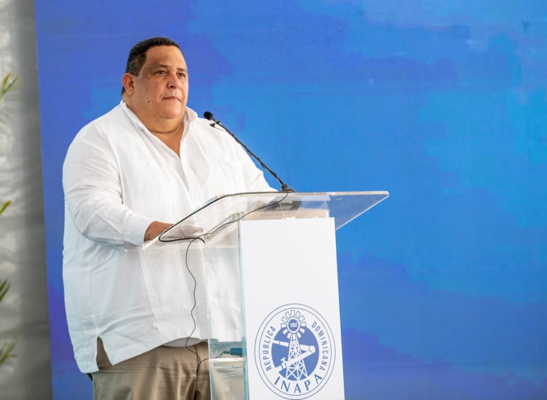Alcalde de Azua se confunde y menciona a Leonel Fernández en acto ...