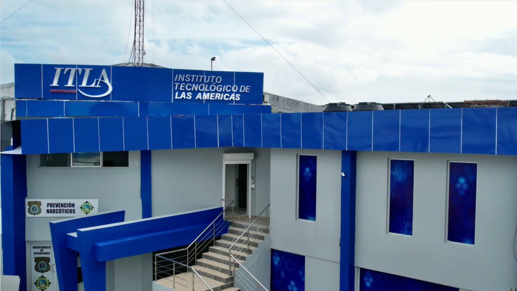 García Fermín juramentan a Jimmy Rosario como nuevo rector del Itla