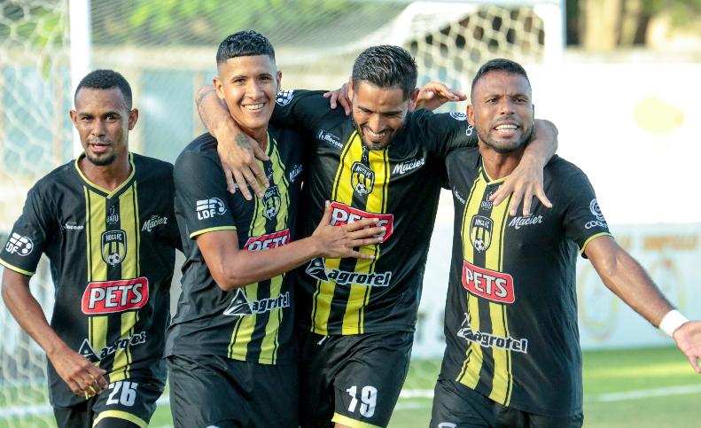 Moca FC sigue líder; Pantoja derrota a Cibao