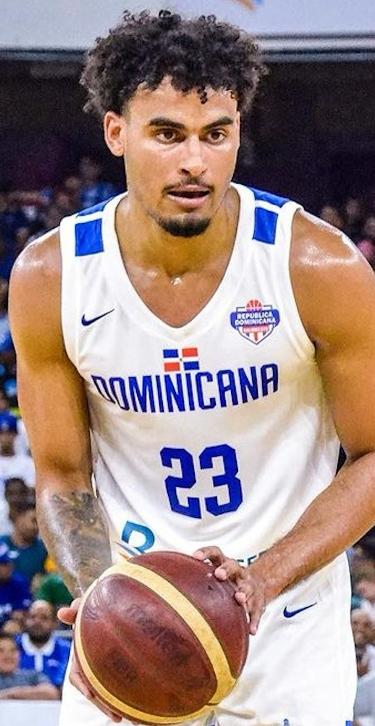 Justin Minaya no estará en la selección