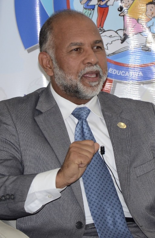 ADP objeta reducir presupuesto Ministerio de Educación