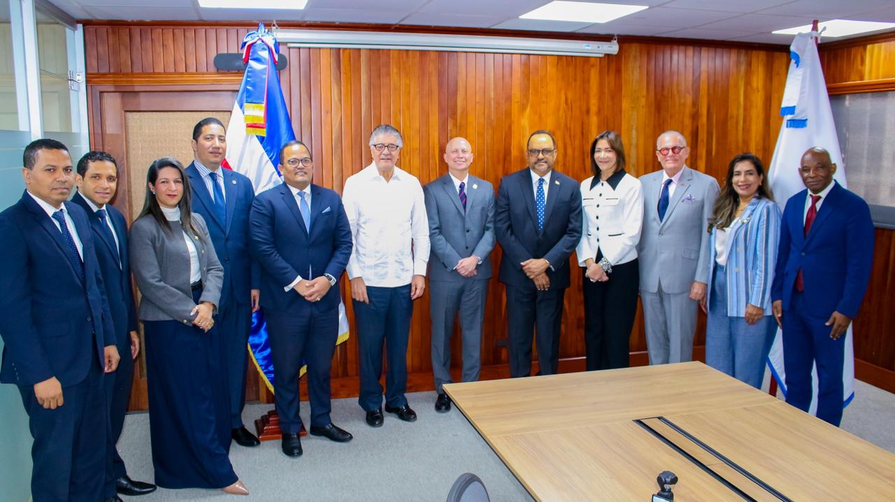 Ministros de Justicia de República Dominicana y Puerto Rico ...